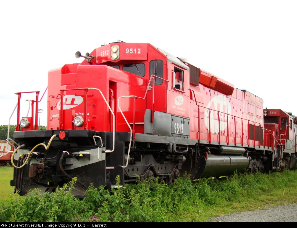 SD40-T2 9512/UVARANAS YARD